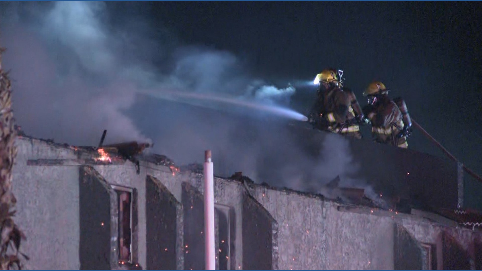 50 to 60 firefighters battle apartment fire in Phoenix | 12news.com