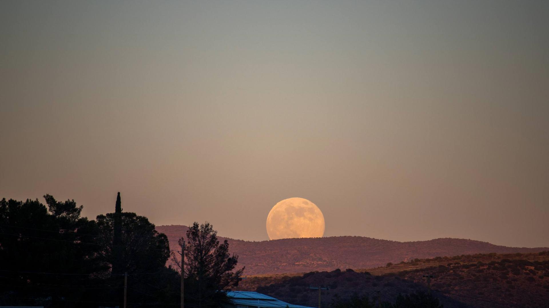 Photos: Cold moon rises over Arizona | 12news.com
