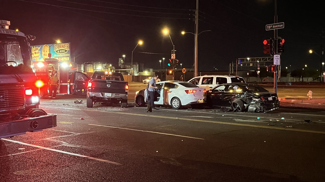 Possible DUI crash sends 2 people to the hospital | 12news.com