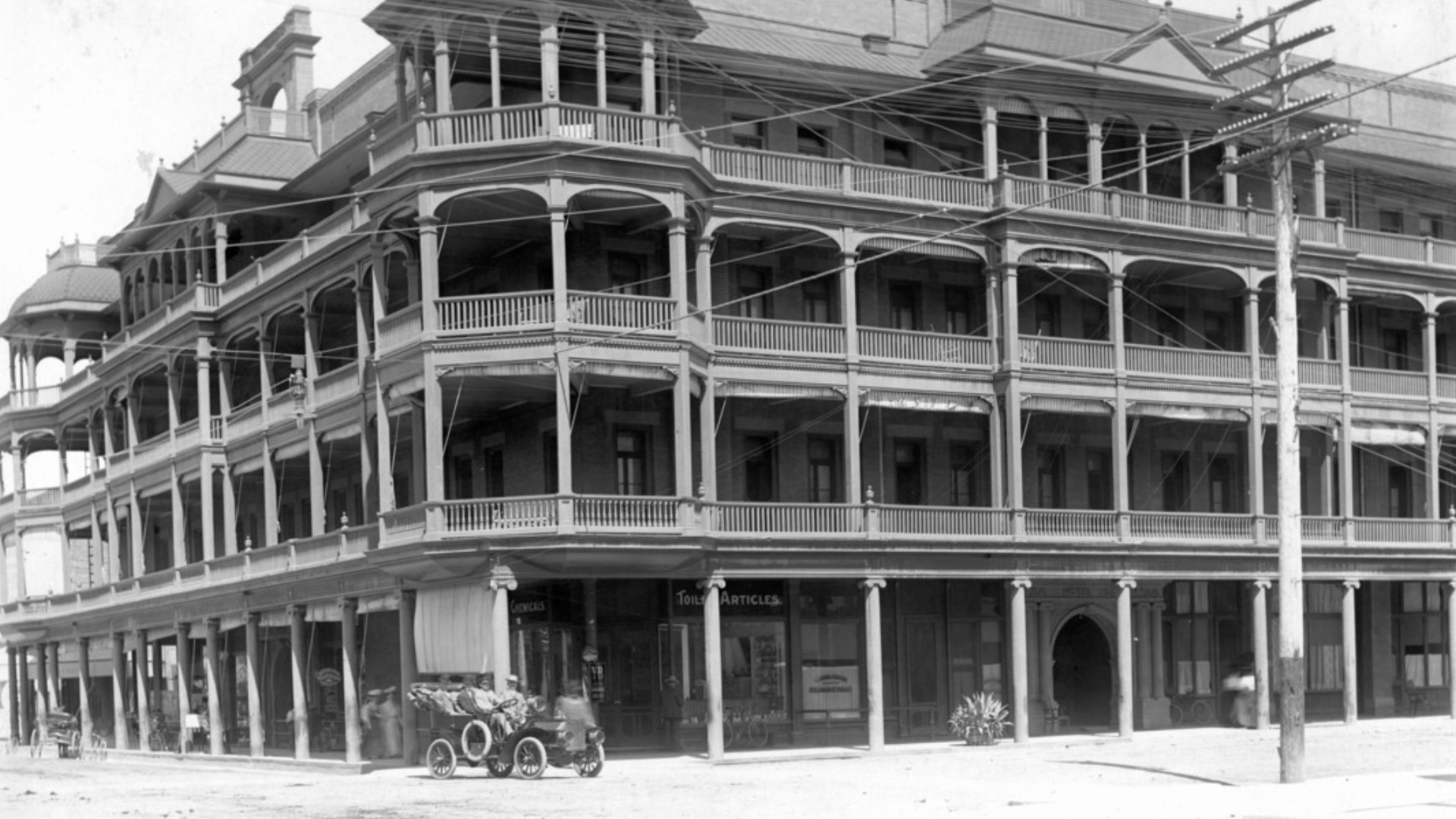 Arizona history comes to life with 2,000 photo collection | 12news.com