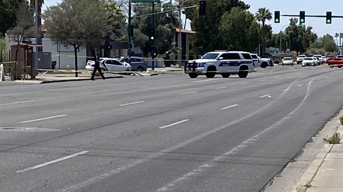 PD: Crash near 51st Avenue and Thomas Road leaves man dead | 12news.com