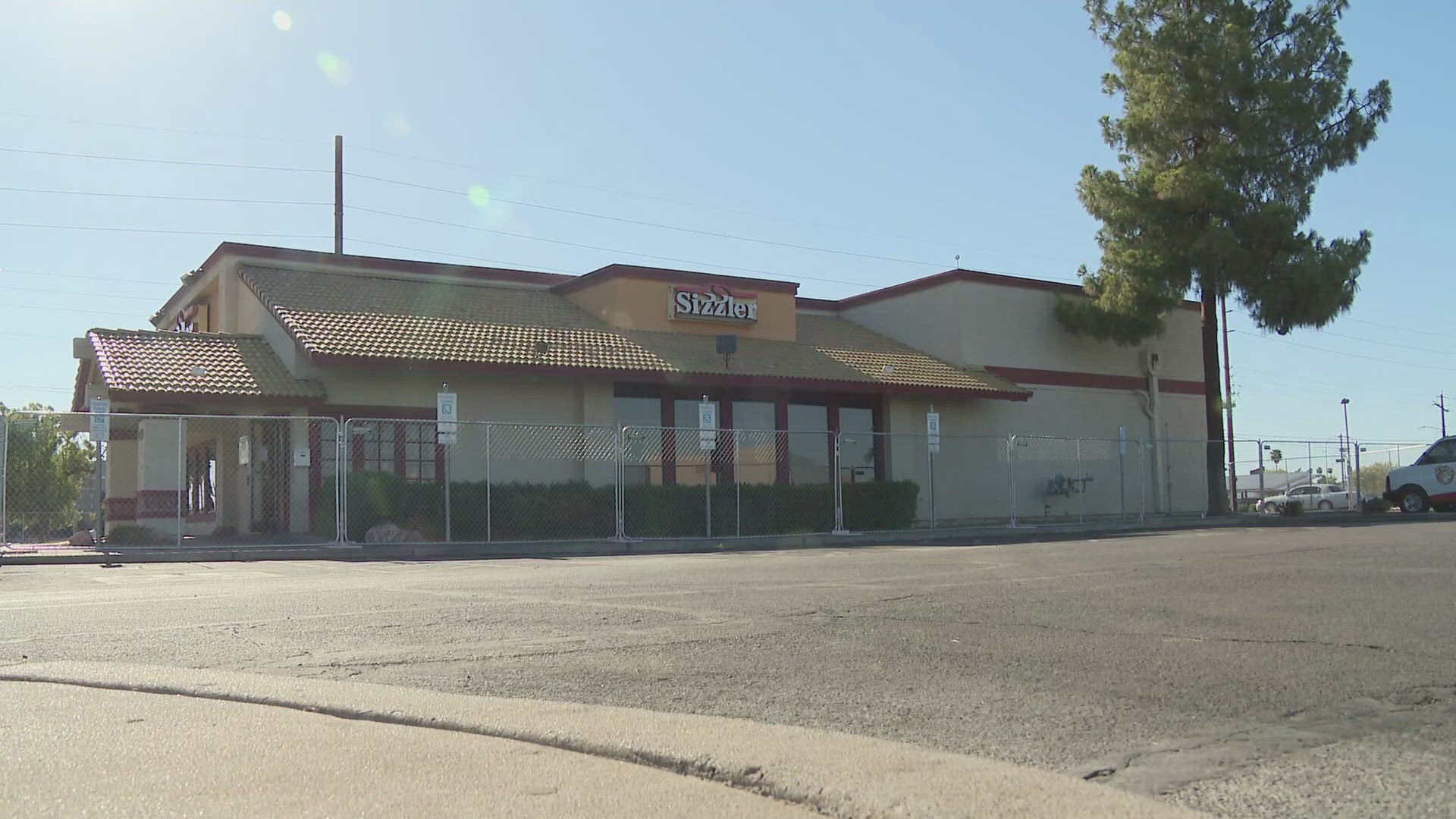 Last Valley Sizzler location in Phoenix shuts down | 12news.com