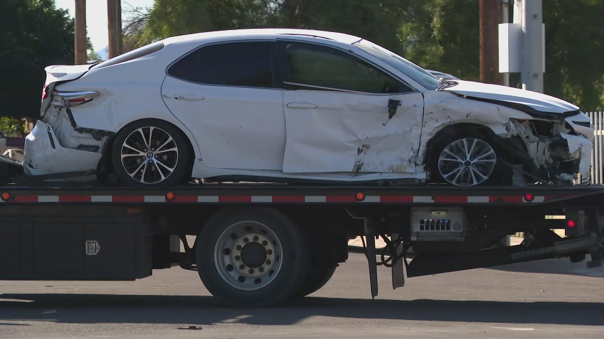 Car crash cuts power to light rail | 12news.com