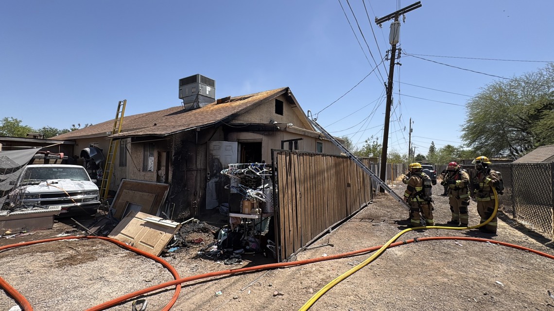 10 displaced in house fire in Central Phoenix | 12news.com