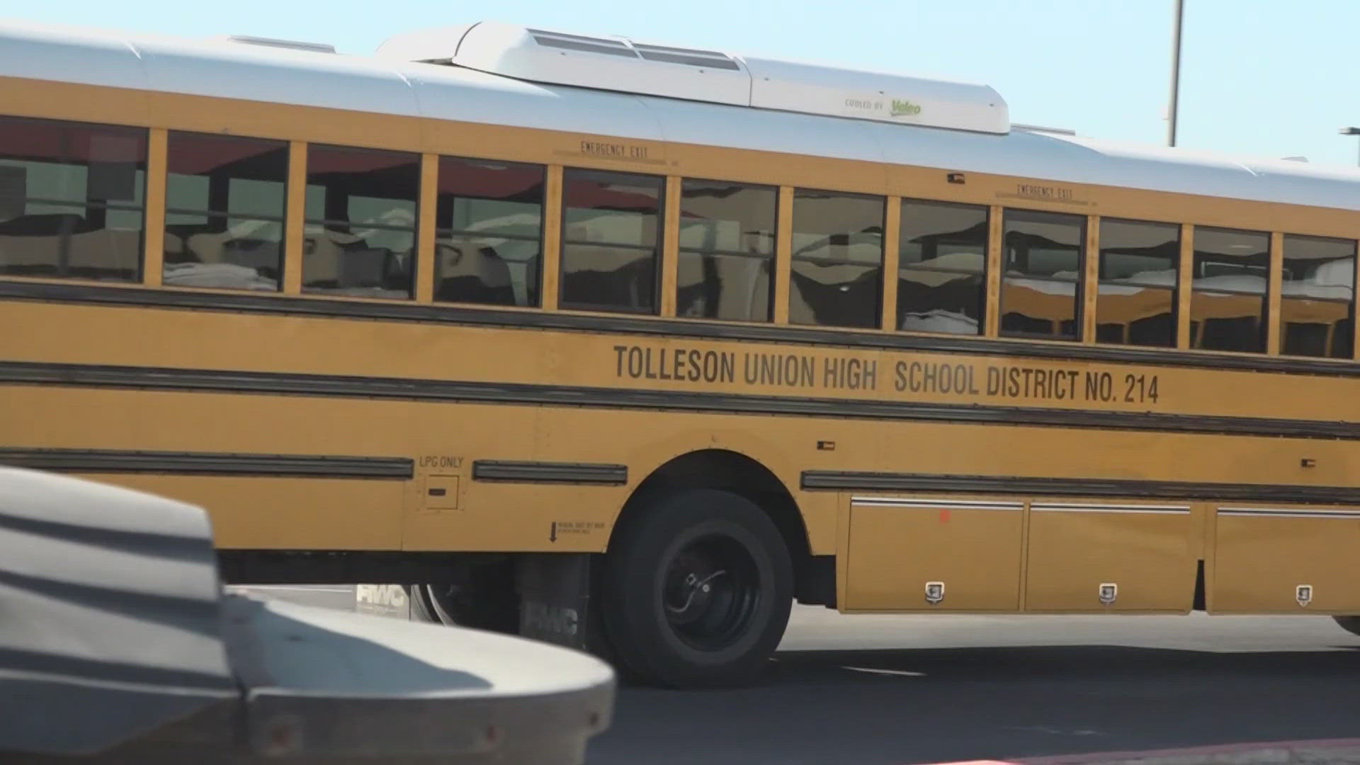 Tolleson school district needs bus drivers | 12news.com
