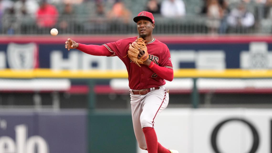 Perdomo returns to D-backs lineup after knee injury | 12news.com