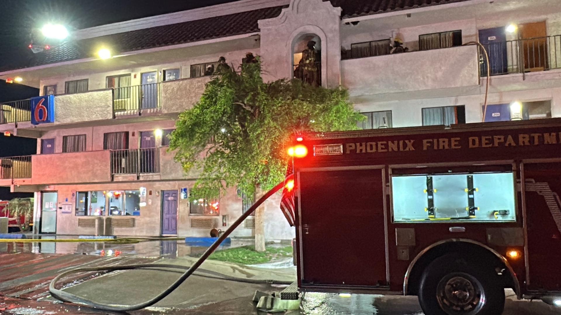 Small fire starts at Phoenix motel, guests evacuated | 12news.com