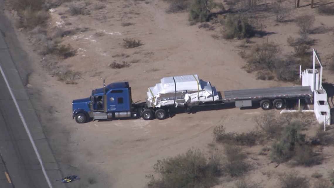 Fatal crash on US 93 near Wickenburg causes extended closure | 12news.com