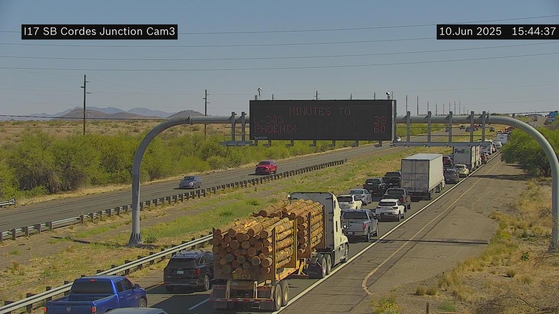 Lanes on I-17 blocked near Cordes Lake | 12news.com