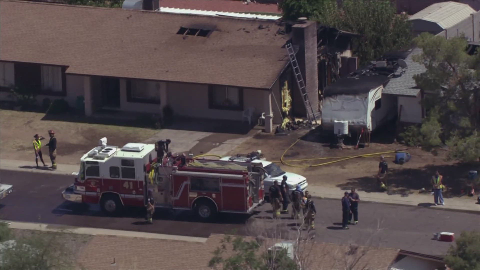 1 injured, 8 displaced in Phoenix house fire | 12news.com