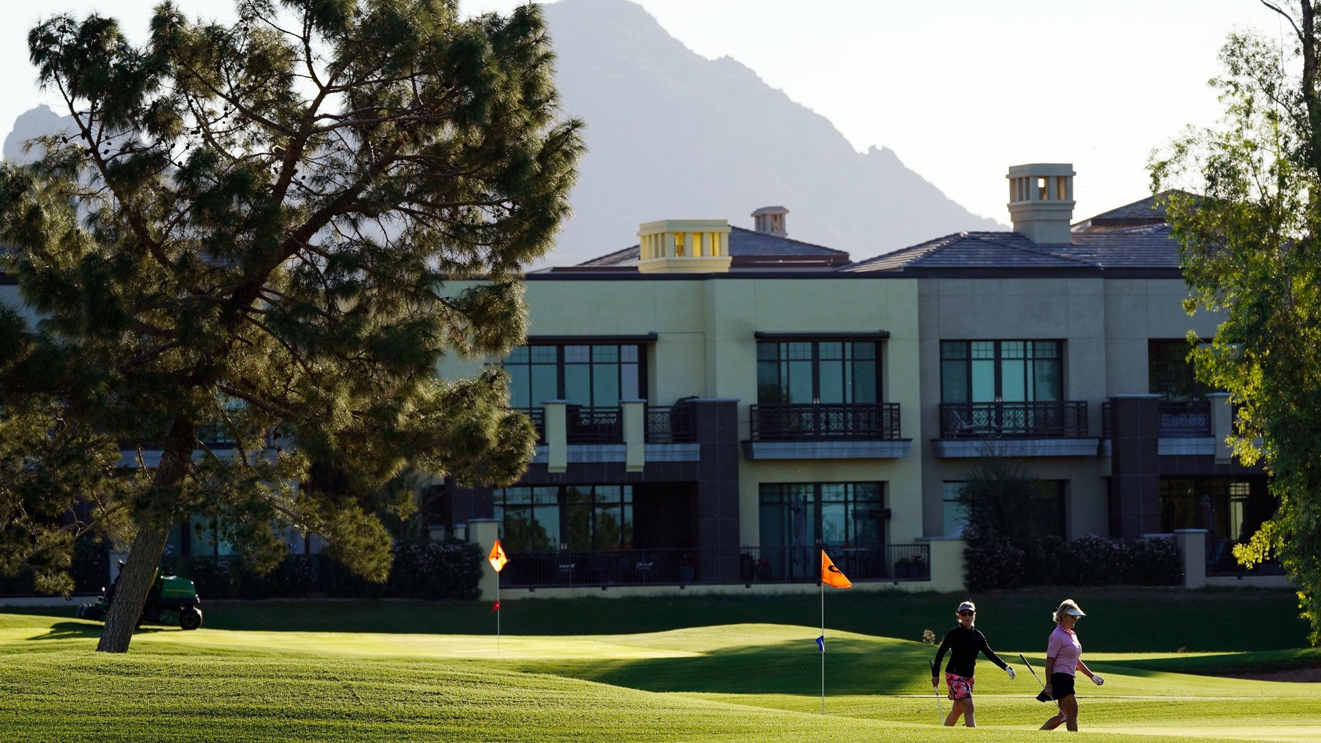 Arizona businesses make Forbes Travel Guide 2022 Star Awards | 12news.com