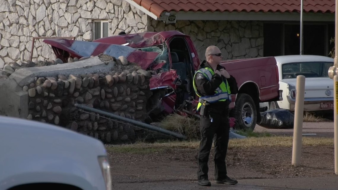 Man dies after crashing truck into concrete wall in Glendale | 12news.com