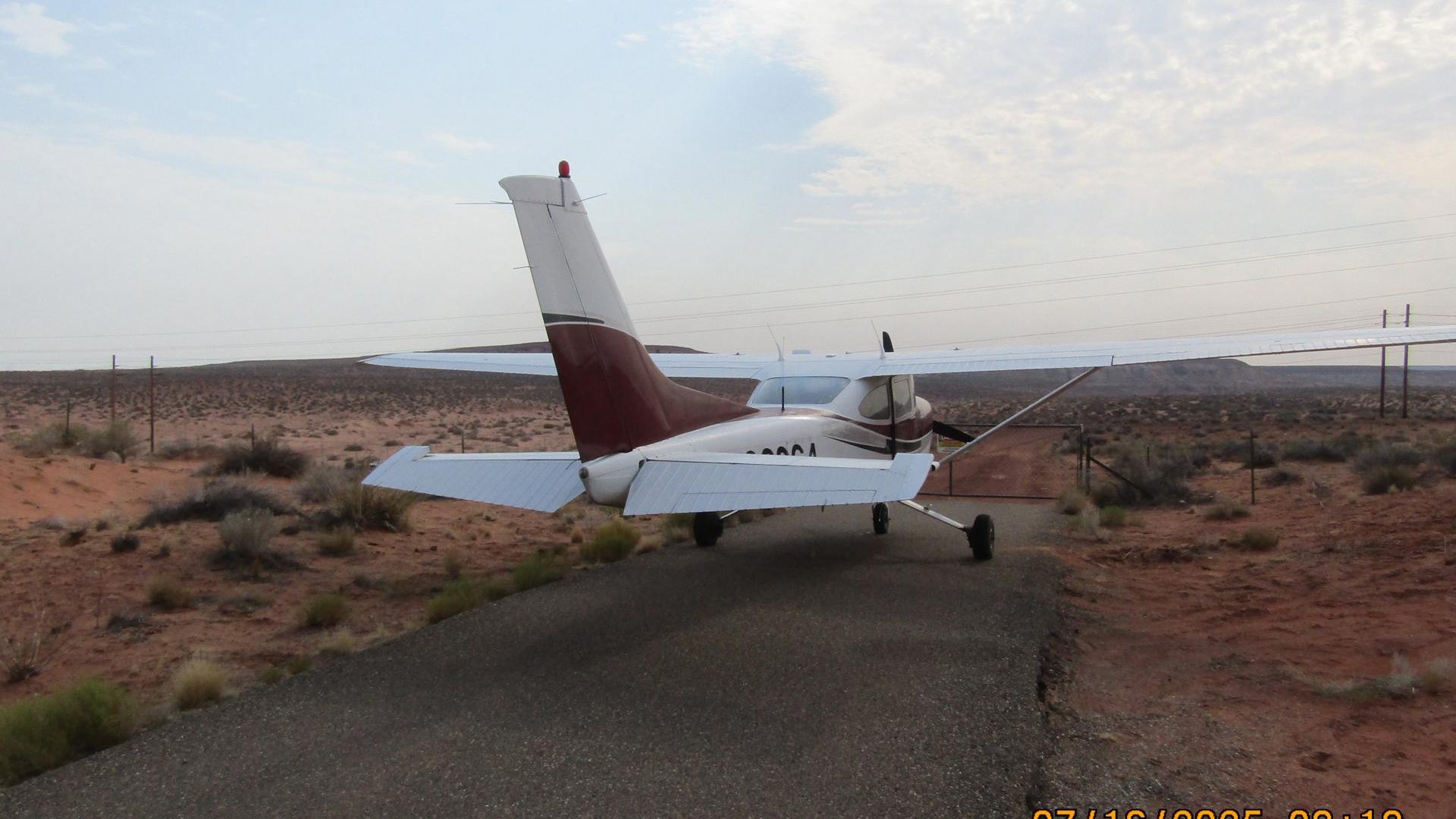 Small plane makes emergency landing in Arizona | 12news.com