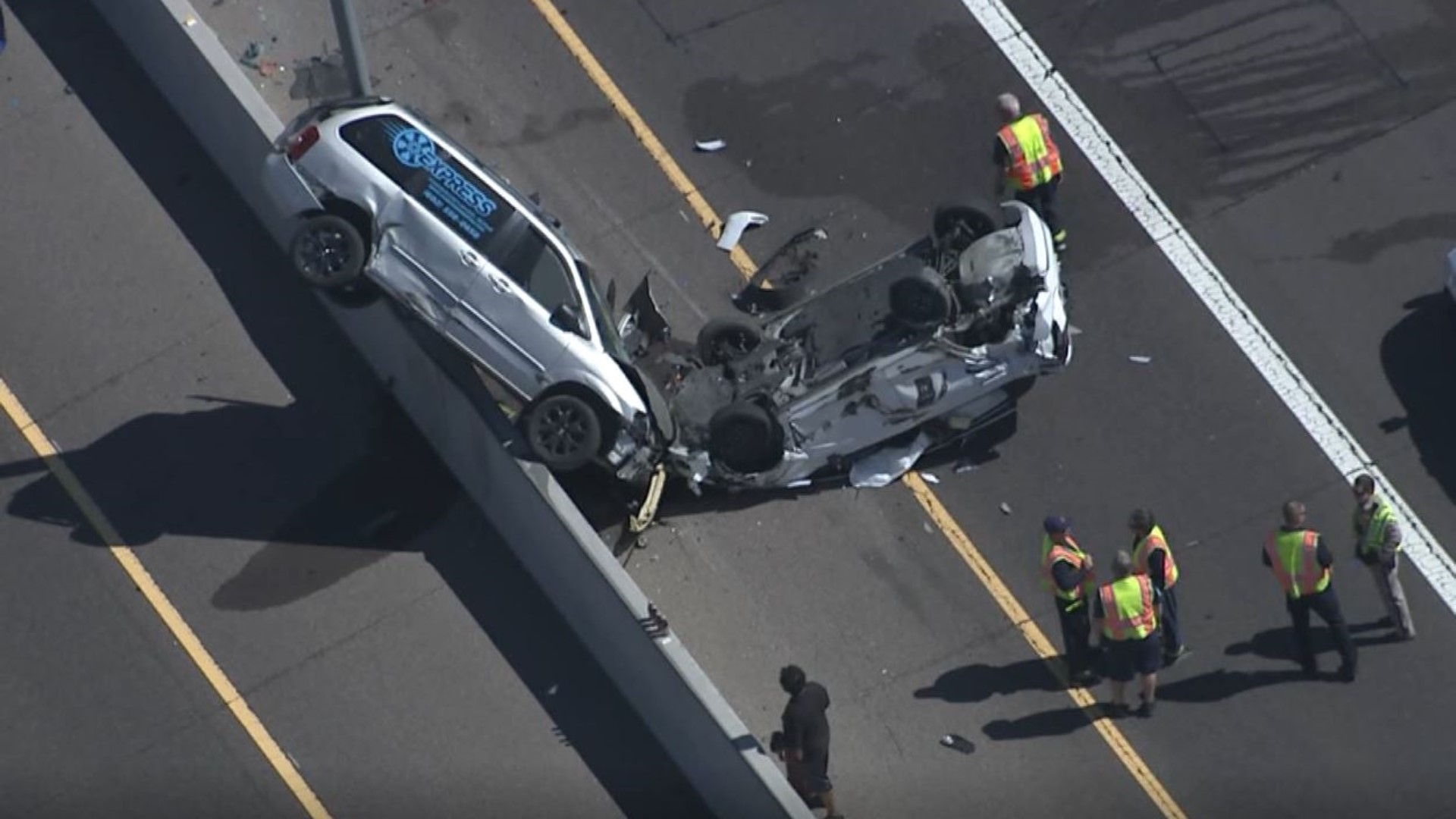 Cars flip on Loop 101 after semi crash | 12news.com