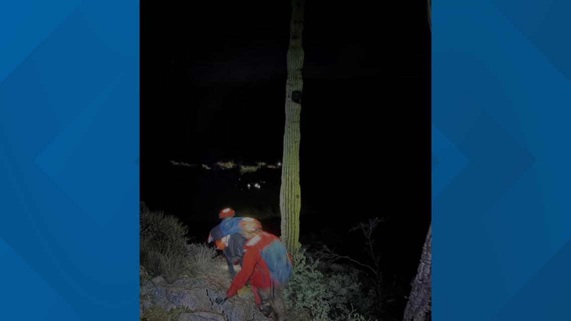 Injured hiker rescued by helicopter after falling off ledge in Arizona ...