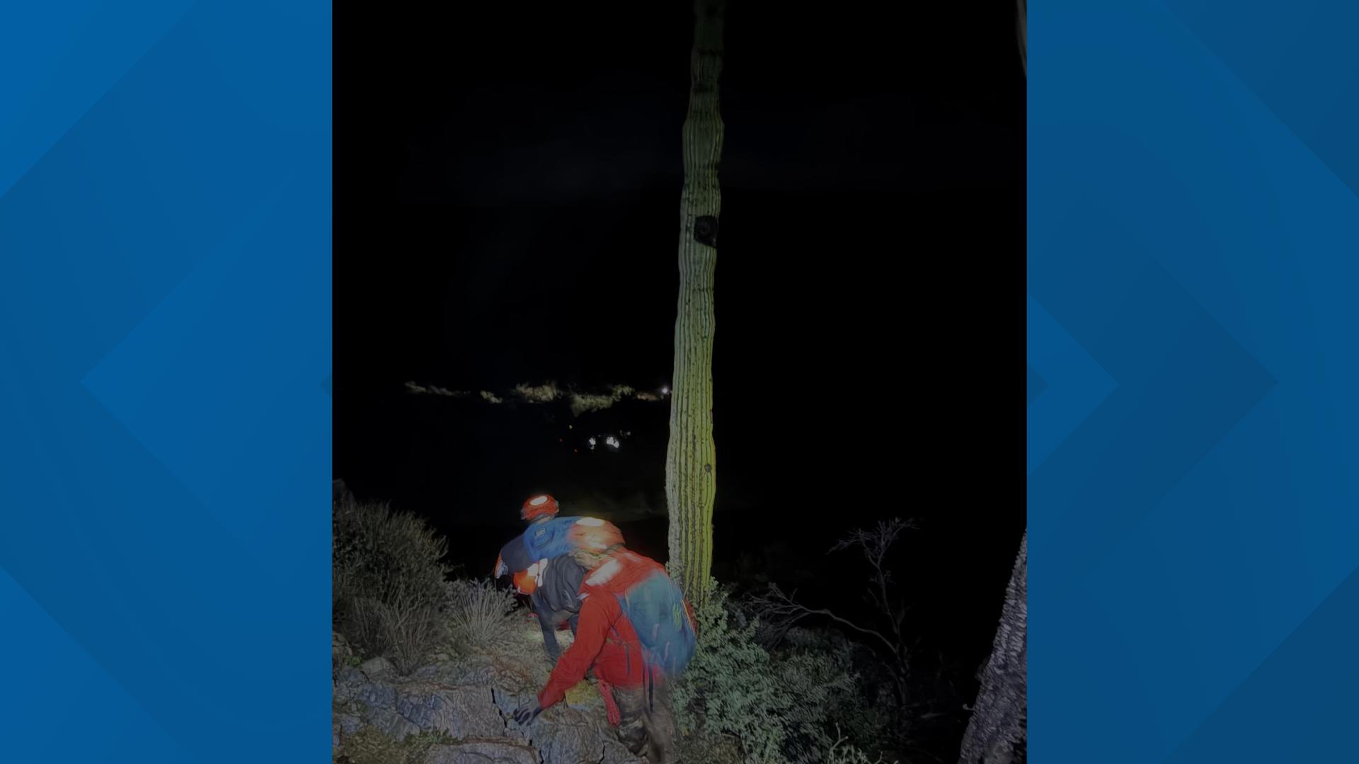 Injured hiker rescued by helicopter after falling off ledge in Arizona ...