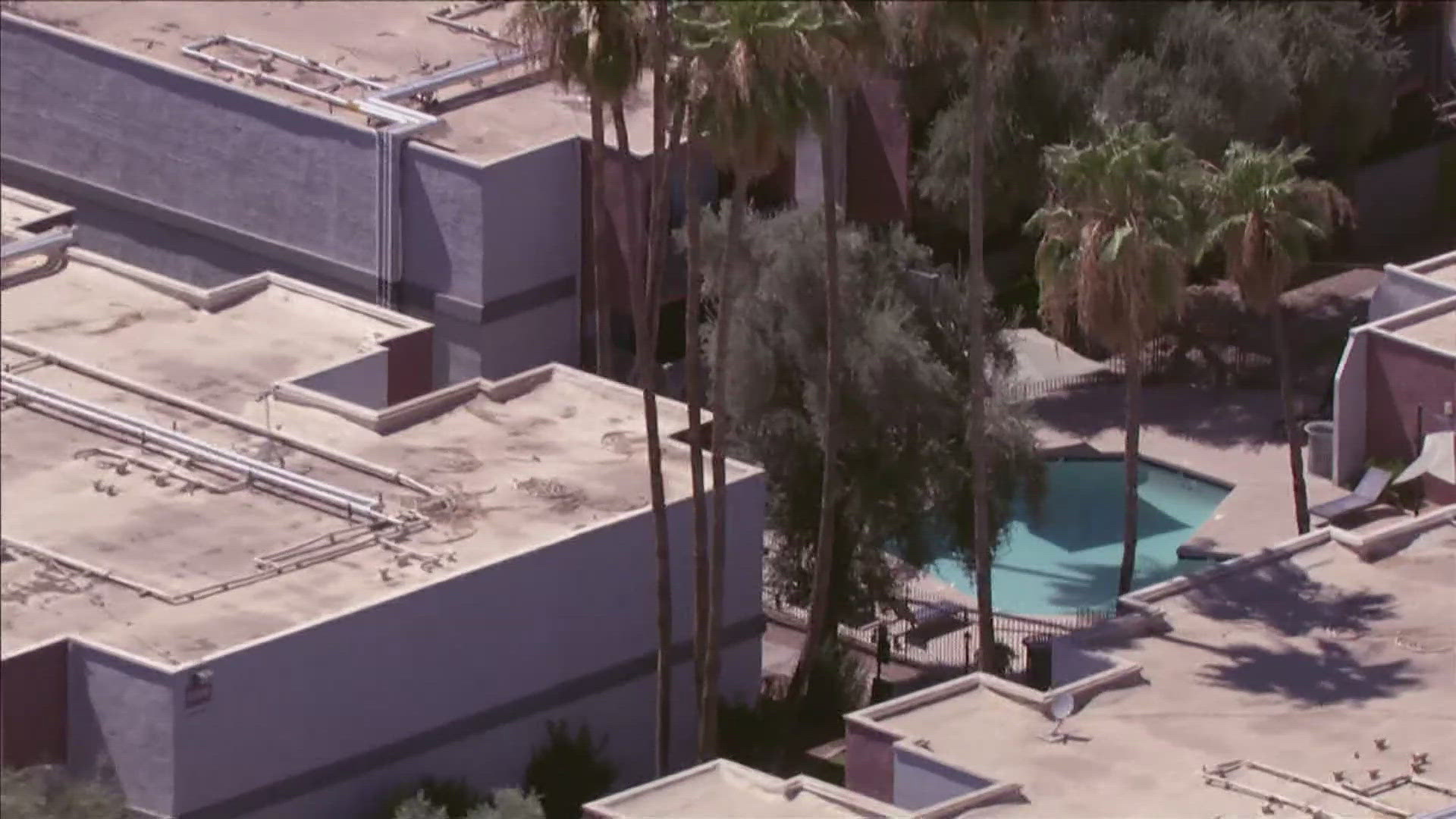Man recounts the moment he pulled a 3-year-old boy from a Phoenix pool ...