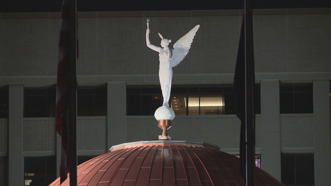 Arizona lawmakers debate tax breaks ahead of filing deadline | 12news.com