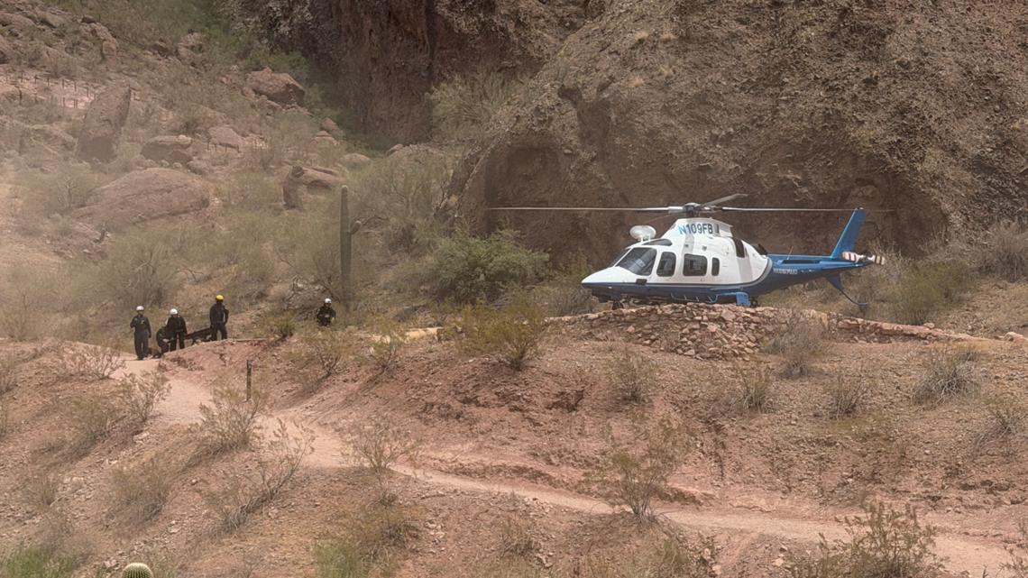 17-year-old rescued while hiking Camelback Mountain | 12news.com