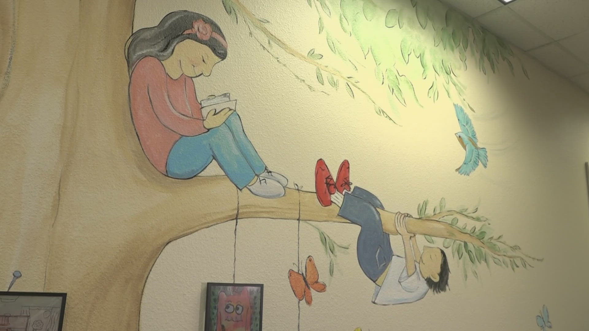 Valley school honors murdered children with vibrant memorial mural ...