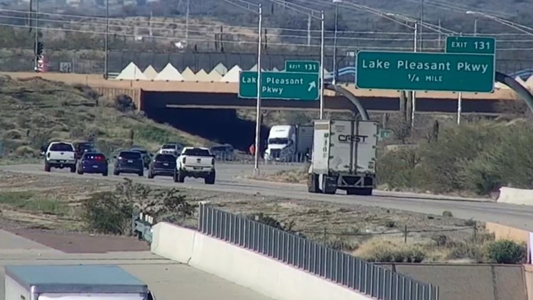Deadly crash closes northbound lanes of Loop 303 in Arizona | 12news.com