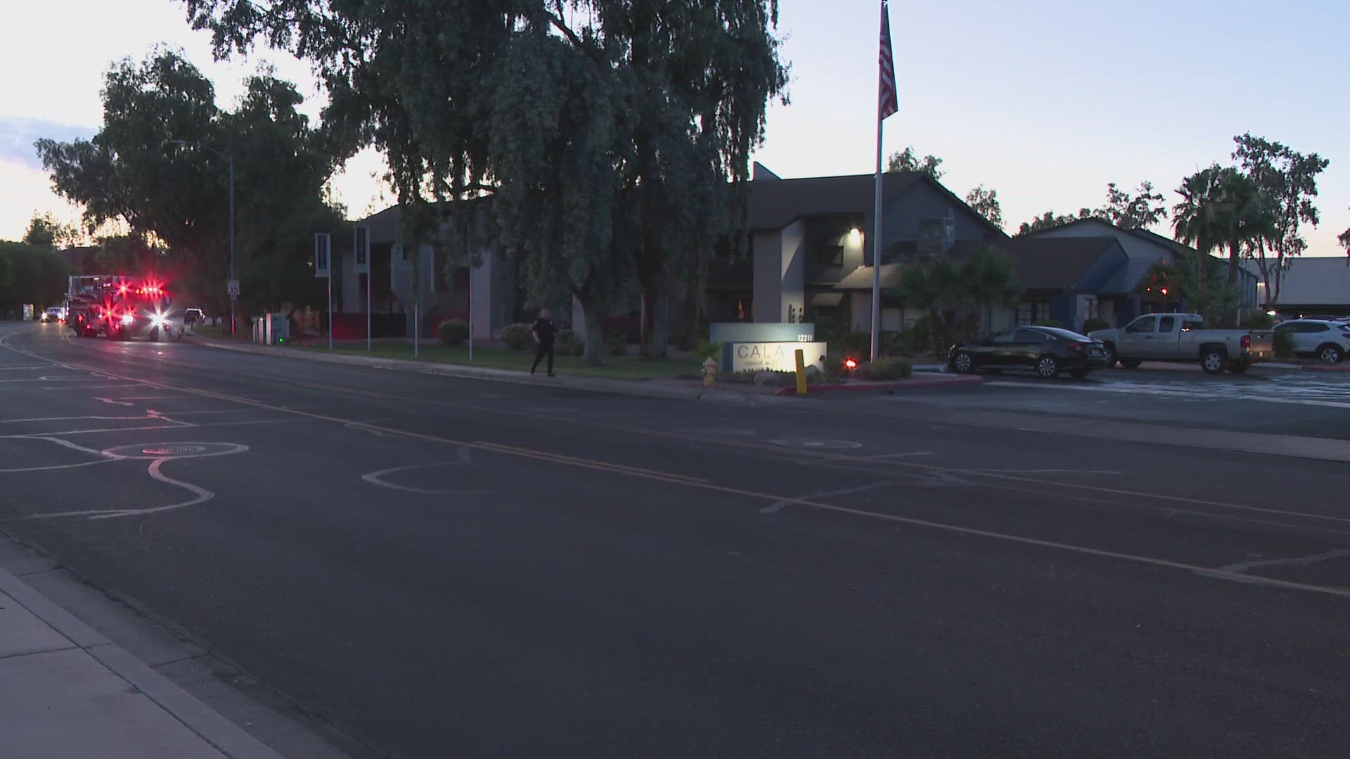 North Phoenix apartment fire leaves elderly man dead | 12news.com