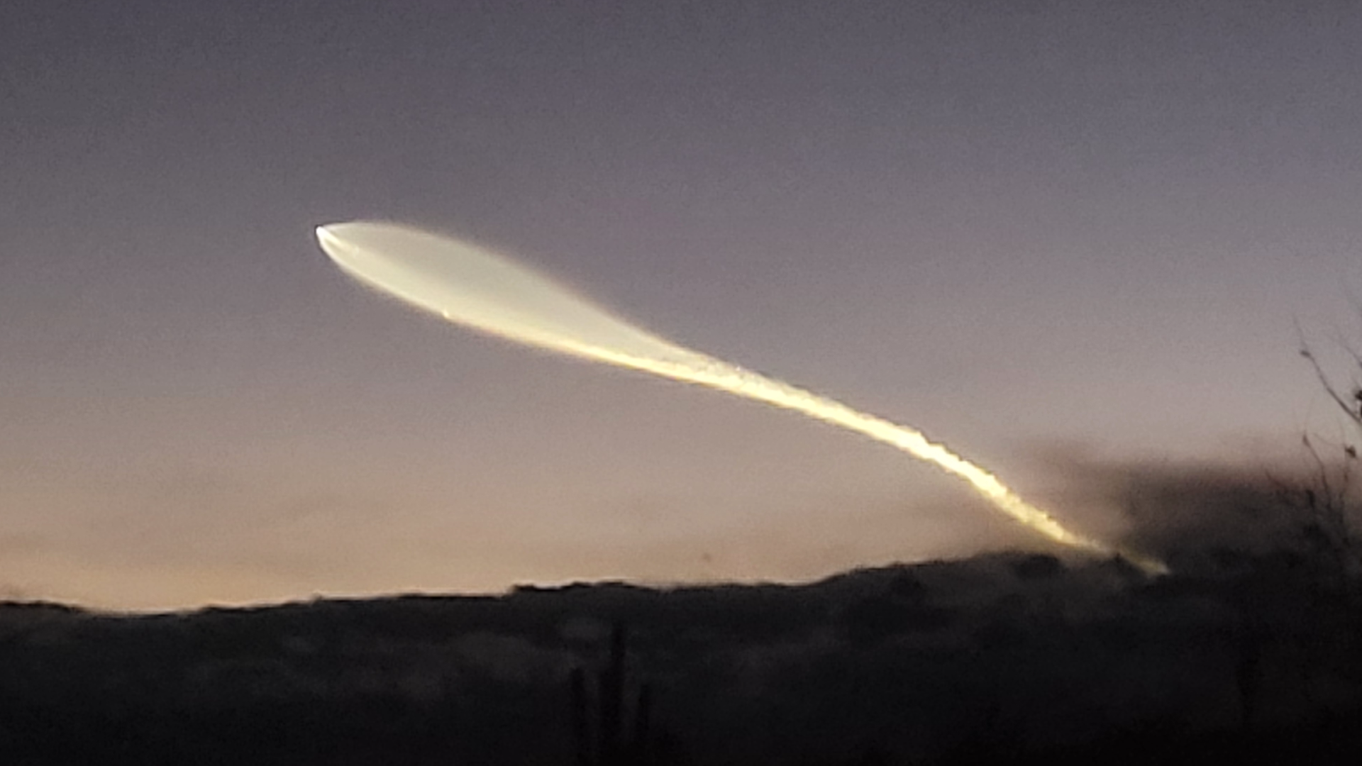 Rocket launch from California seen in Arizona | 12news.com