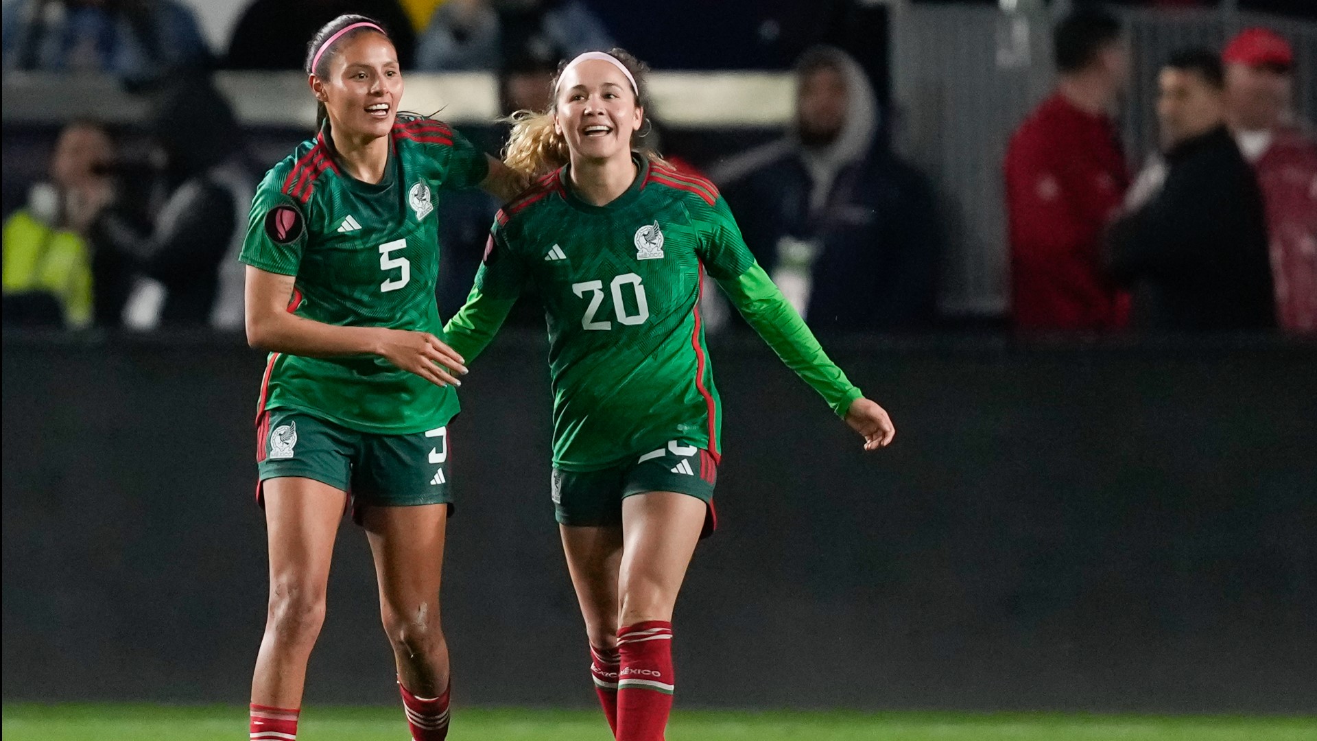 México vence 2-0 a Estados Unidos en la Copa Oro Femenil | 12news.com