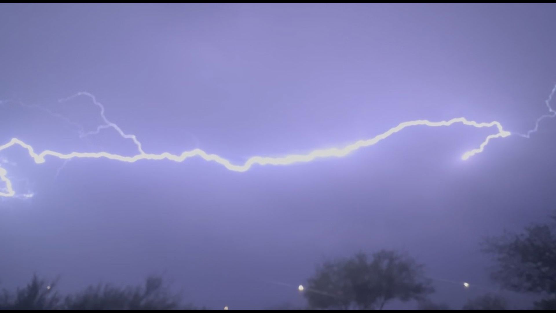 Dust storm warning, thunderstorms moving into the Valley | 12news.com