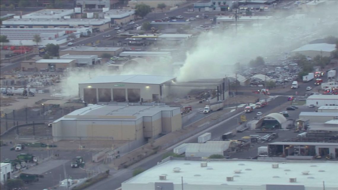 Seeing smoke? Crews fight large debris fire in north Phoenix | 12news.com