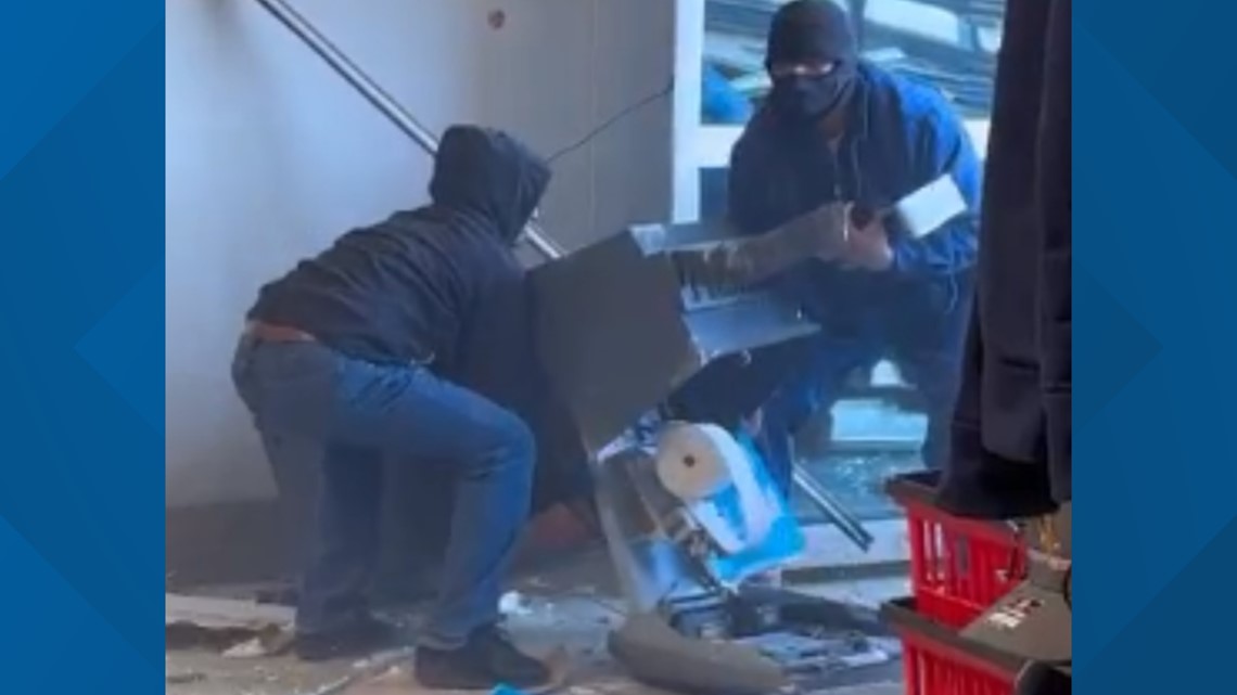 Sheriff looking for suspects in ATM theft in Northern Arizona | 12news.com