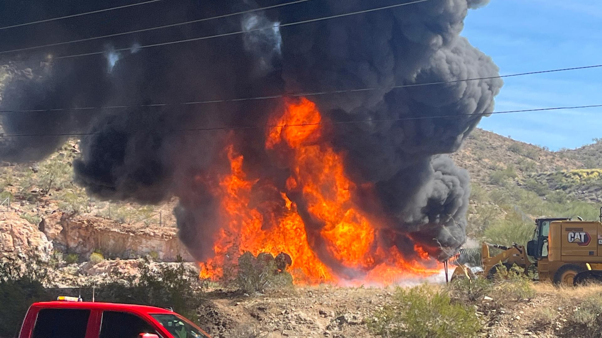Large fire, smoke seen in north Phoenix | 12news.com