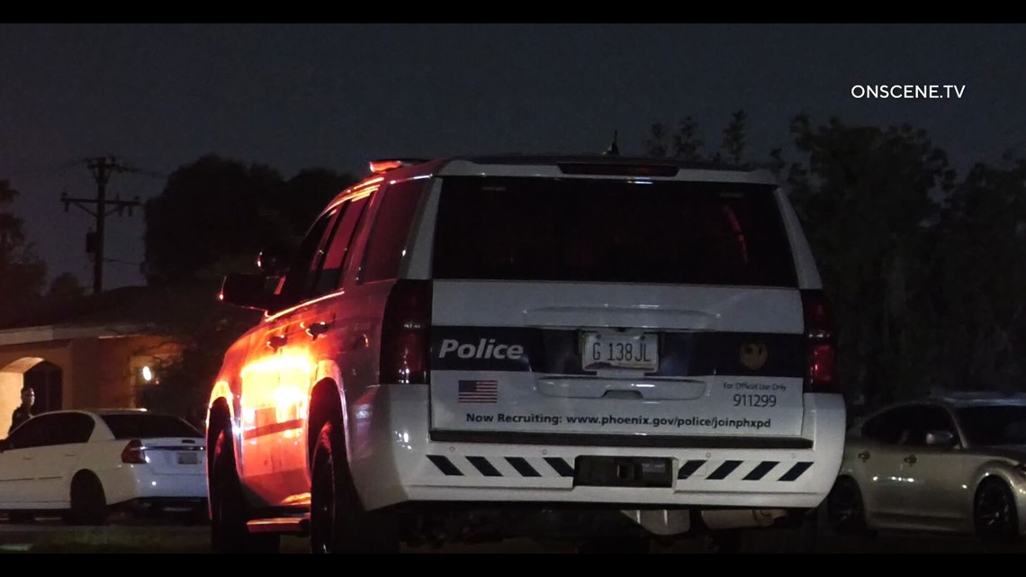 Man steals Phoenix police car, takes patrol rifle from inside | 12news.com