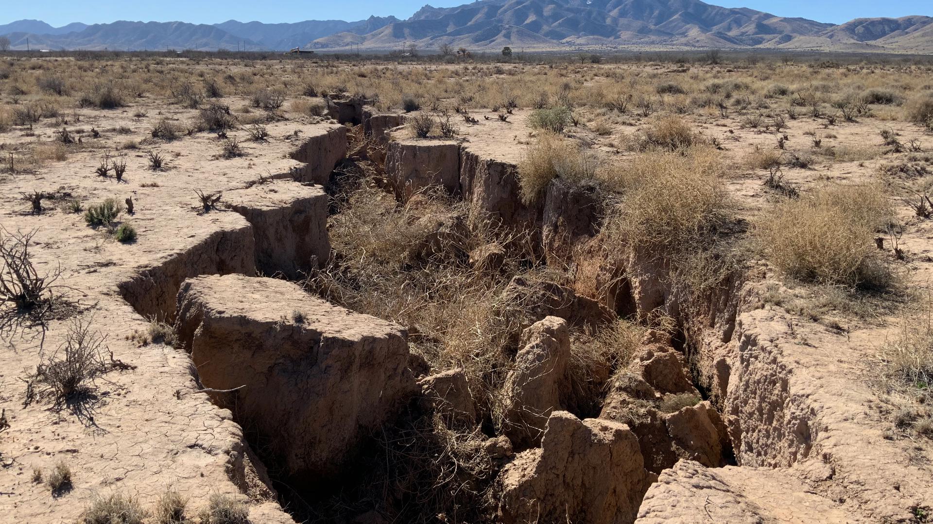 Fissures: What are they and why does Arizona have them? | 12news.com
