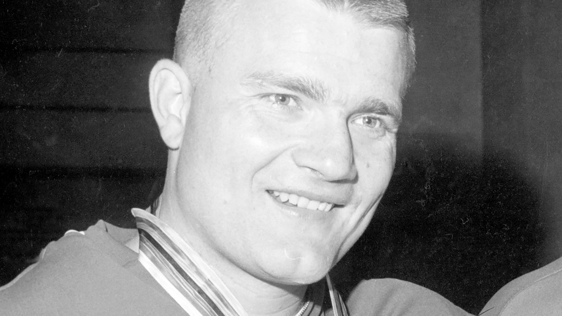 Arizona Hall of Famer Dallas Long dies | 12news.com