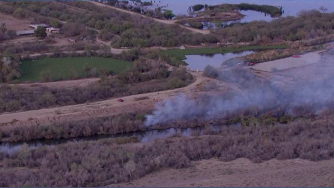 Seeing smoke? Crews responding to brush fire in West Valley | 12news.com
