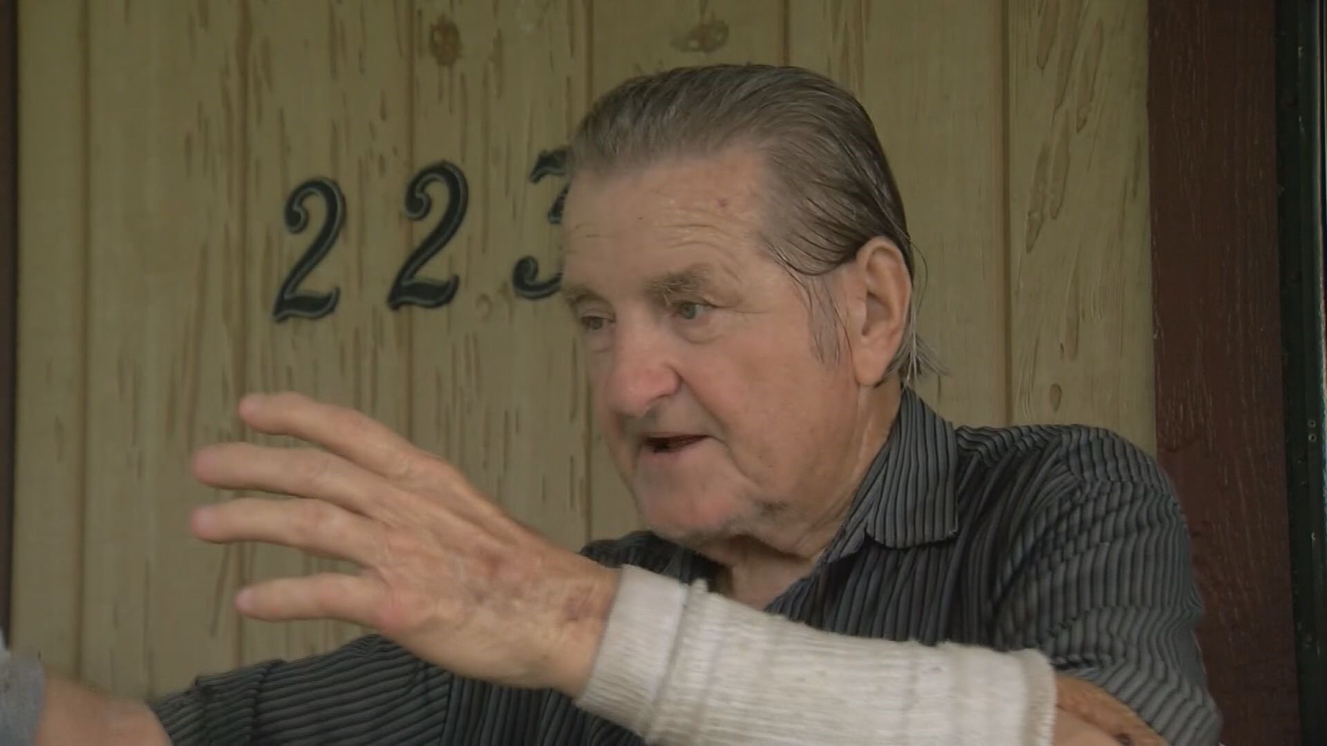 82-year-old Florida man fights off home intruder with cane | 12news.com