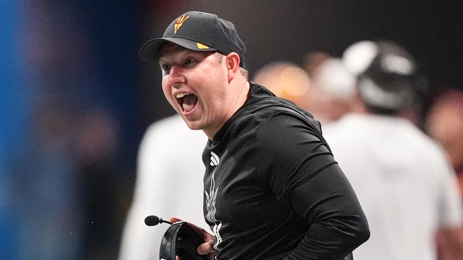 Arizona firefighters rescue coyote trapped under backyard trampoline ...