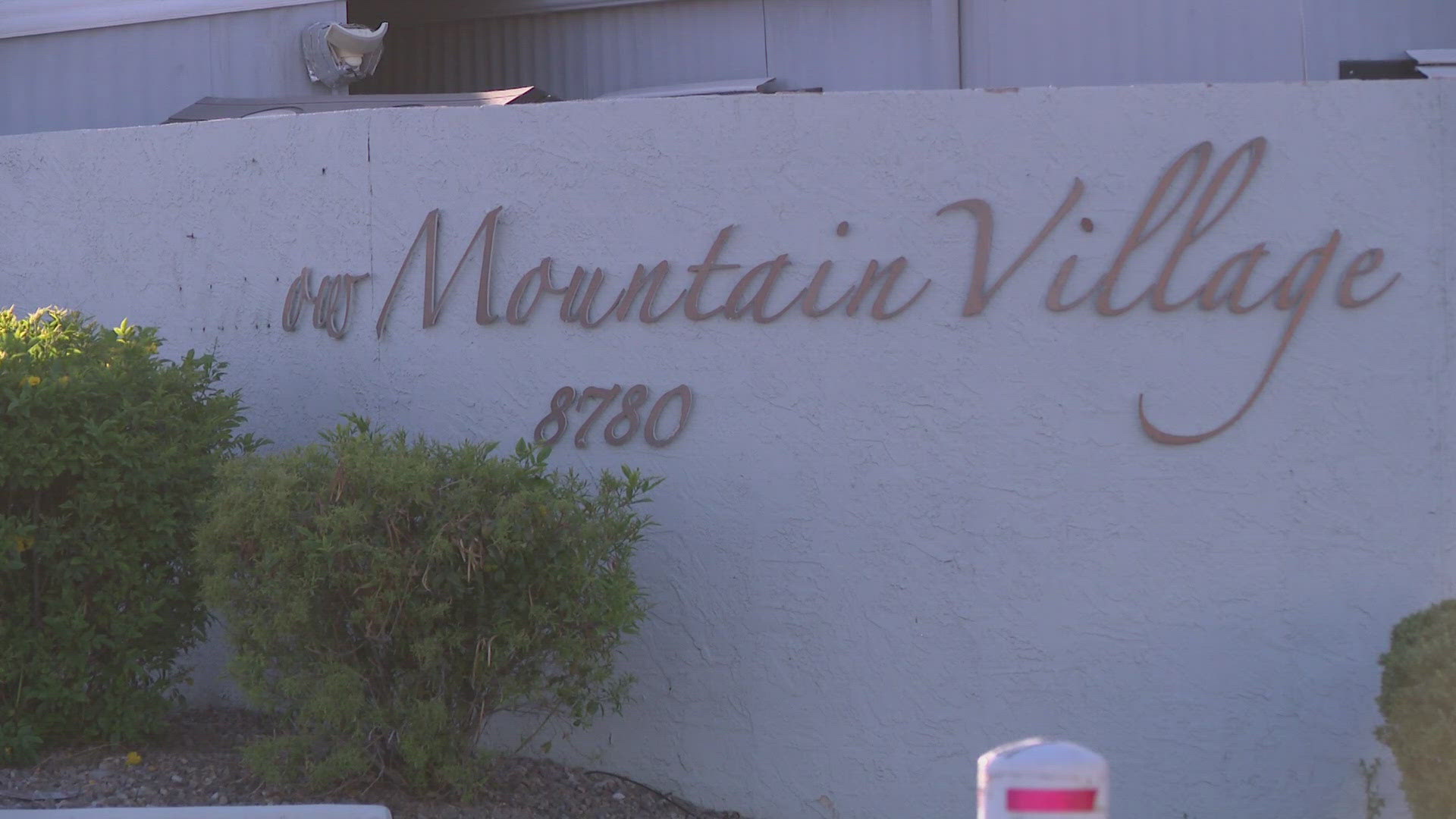 Scottsdale mobile home residents face move-out confusion, water issues ...