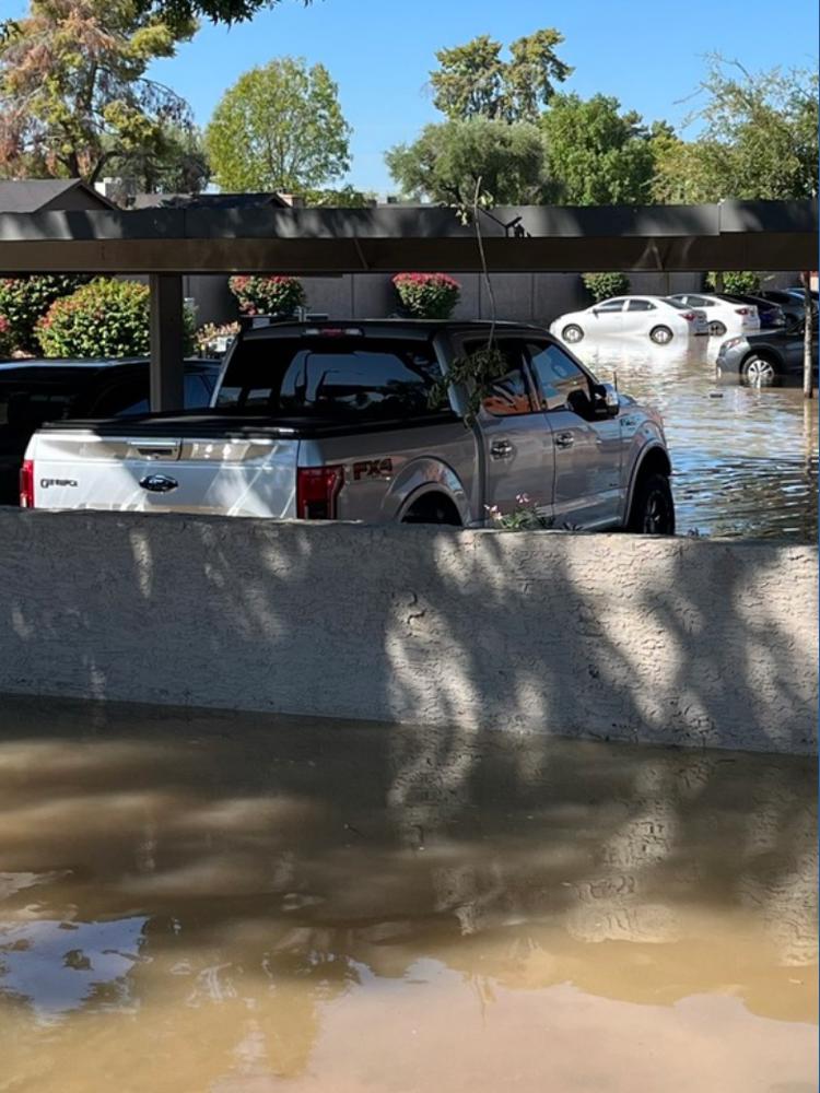 Water main break floods East Valley apartment complex | 12news.com