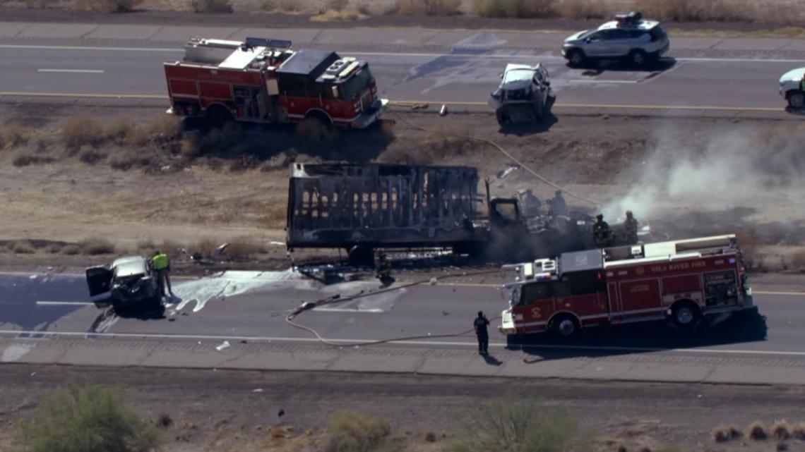 I-10 closed south of the Valley after deadly crash | 12news.com