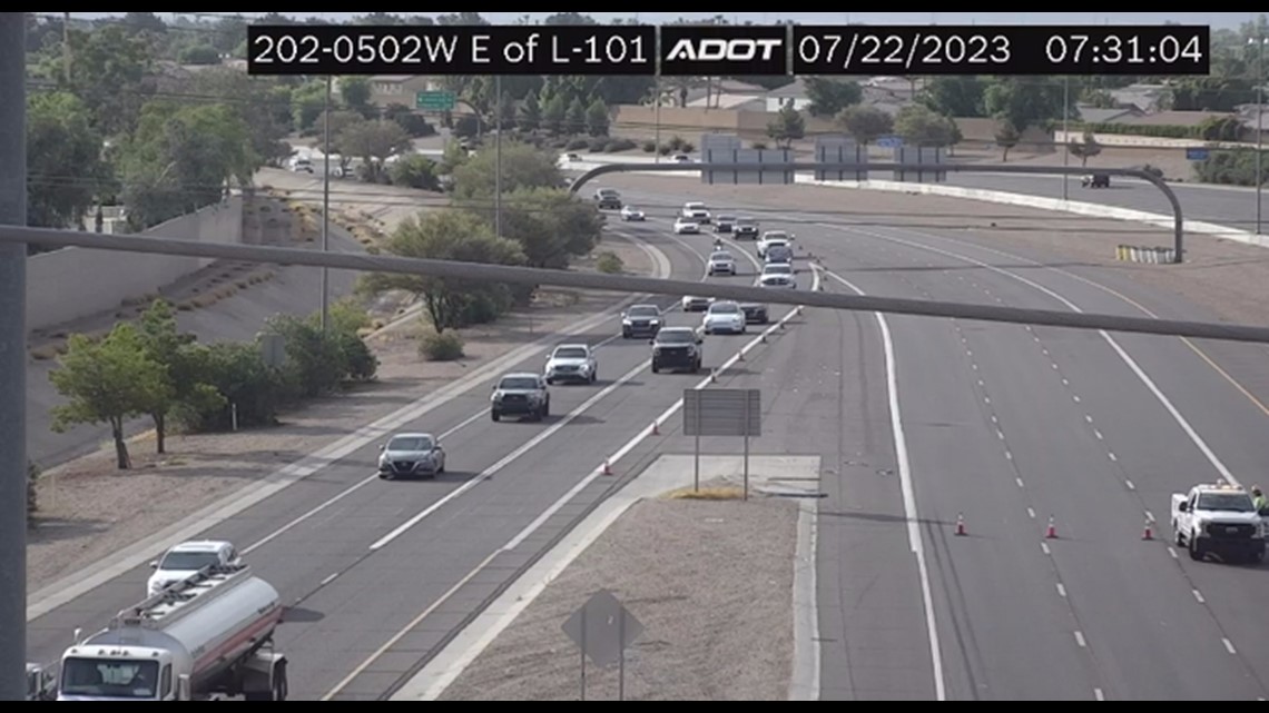 Loop 202 crash in Chandler leaves 1 dead | 12news.com