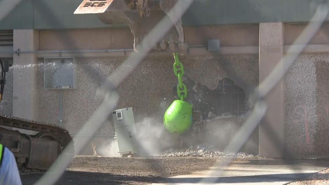 Demolition work starts on decades-old hospital in central Phoenix ...