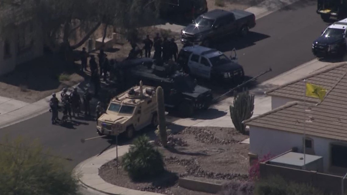 Surprise PD trying to get suspect to surrender | 12news.com