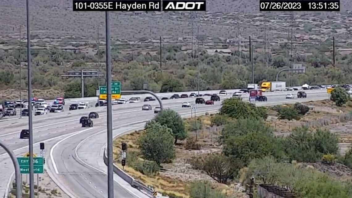 Woman killed in 4-car crash on Loop 101 | 12news.com