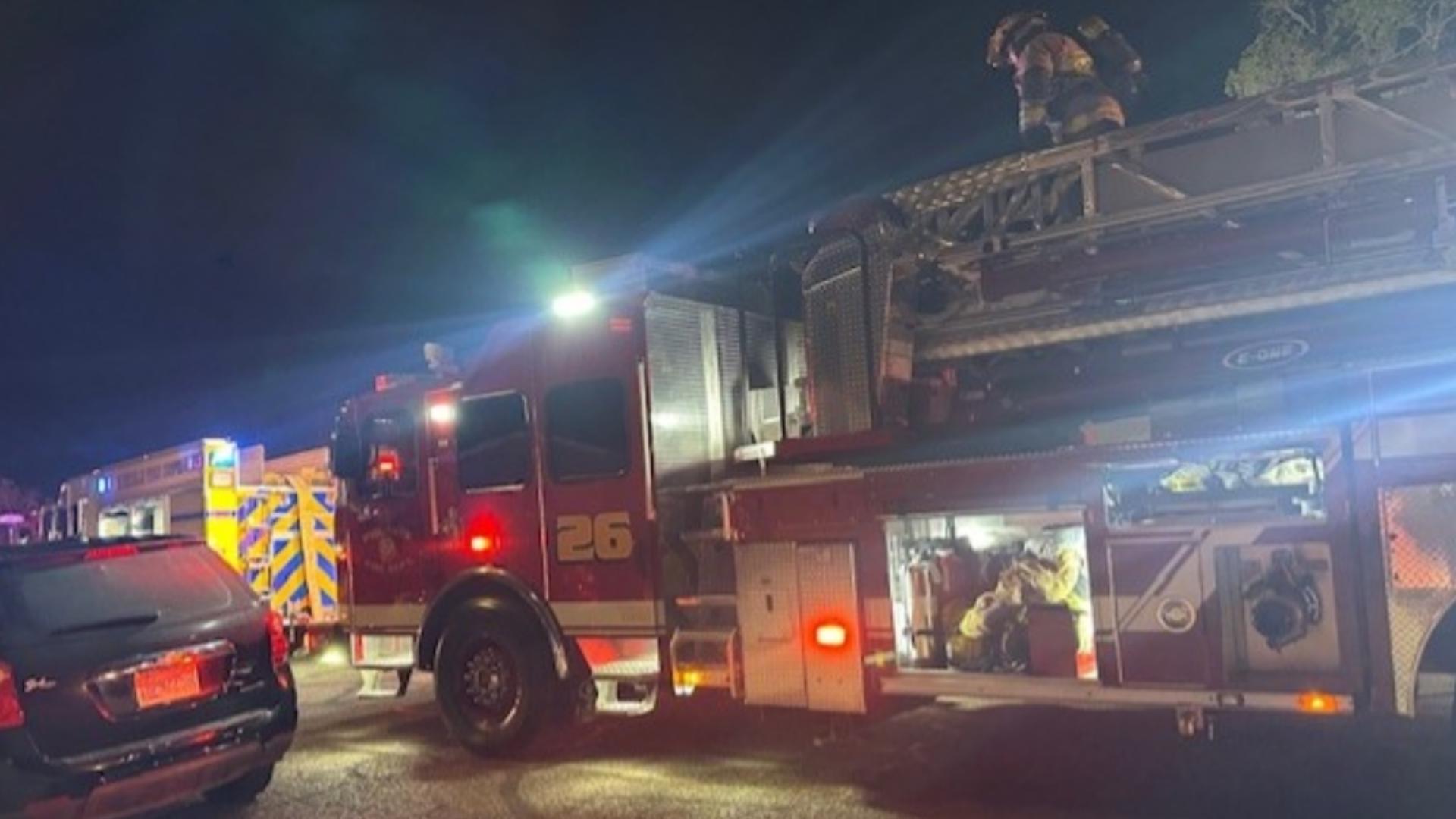 7 people displaced after west Phoenix house fire | 12news.com