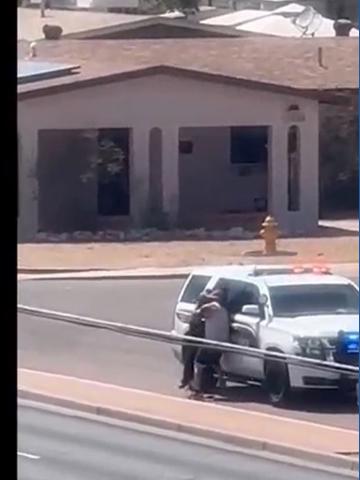 Body cam captures man fighting Phoenix police officer during traffic ...
