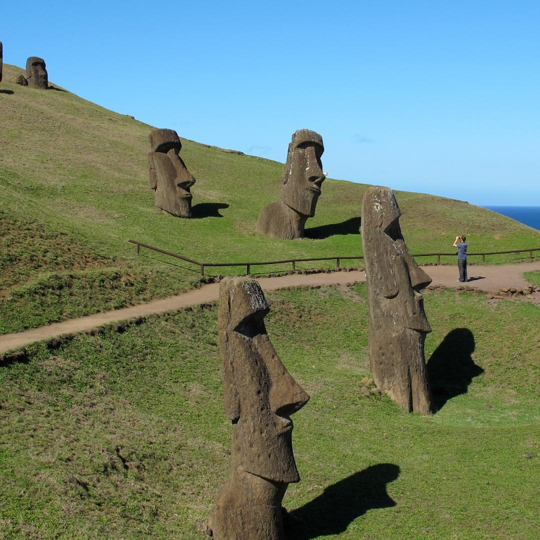 Arizona archaeologist creates first 3D model of Easter Island's iconic ...