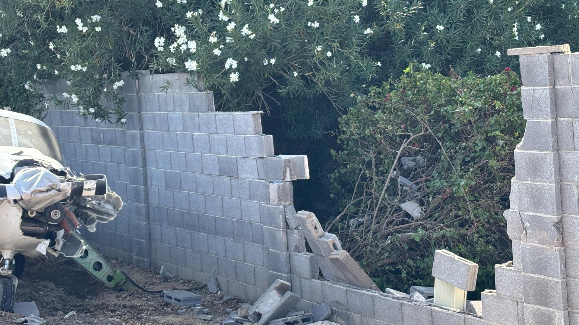 2 people walk out of plane crash safely near Mesa's Falcon Field ...