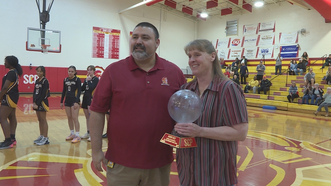 Coach crowned as Arizona's winningest girls' basketball coach with 834 ...